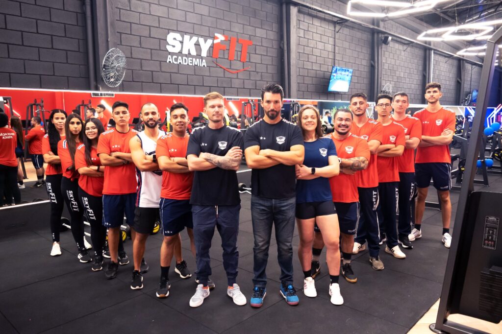 Faça a sua matrícula na Academia Sky Fit e tenha acesso livre a todas ...