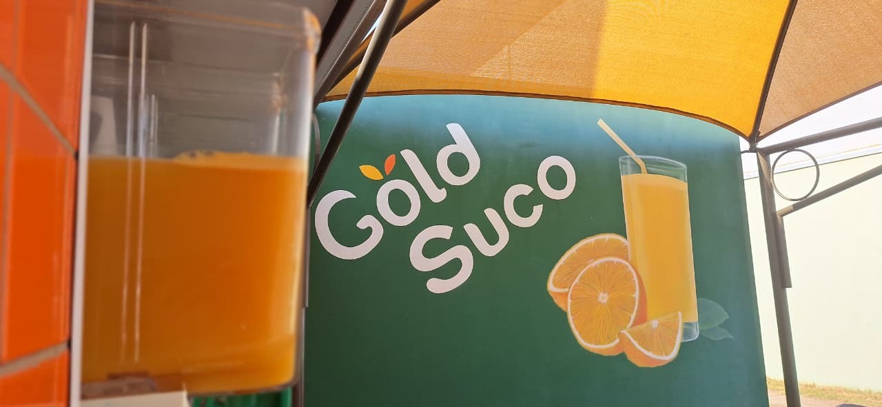 Gold Sucos conquista clientes com suco de laranja 100% natural em Artur ...